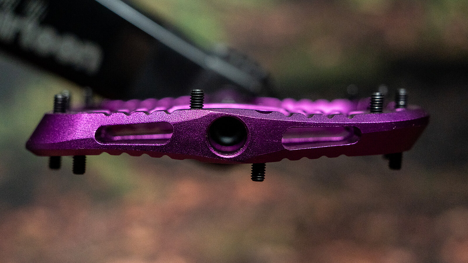 Component Review | OneUp Wave Pedals | Freehub Magazine